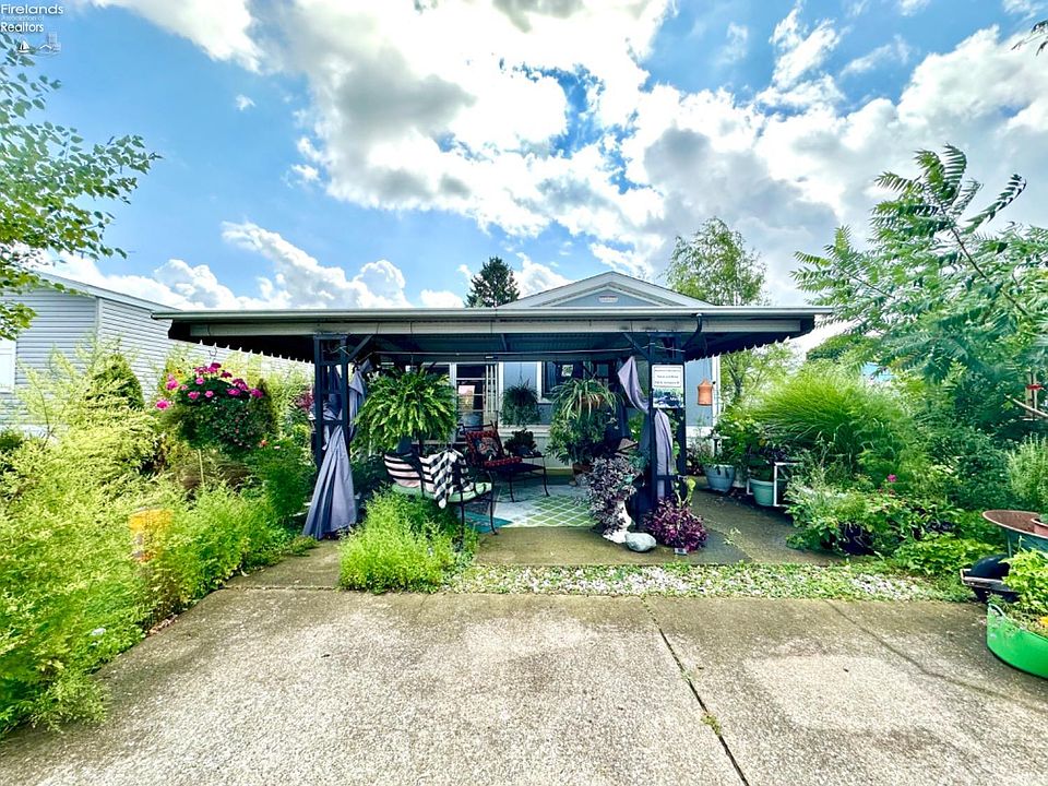 192 N Compass Dr, Vermilion, OH 44089 | Zillow