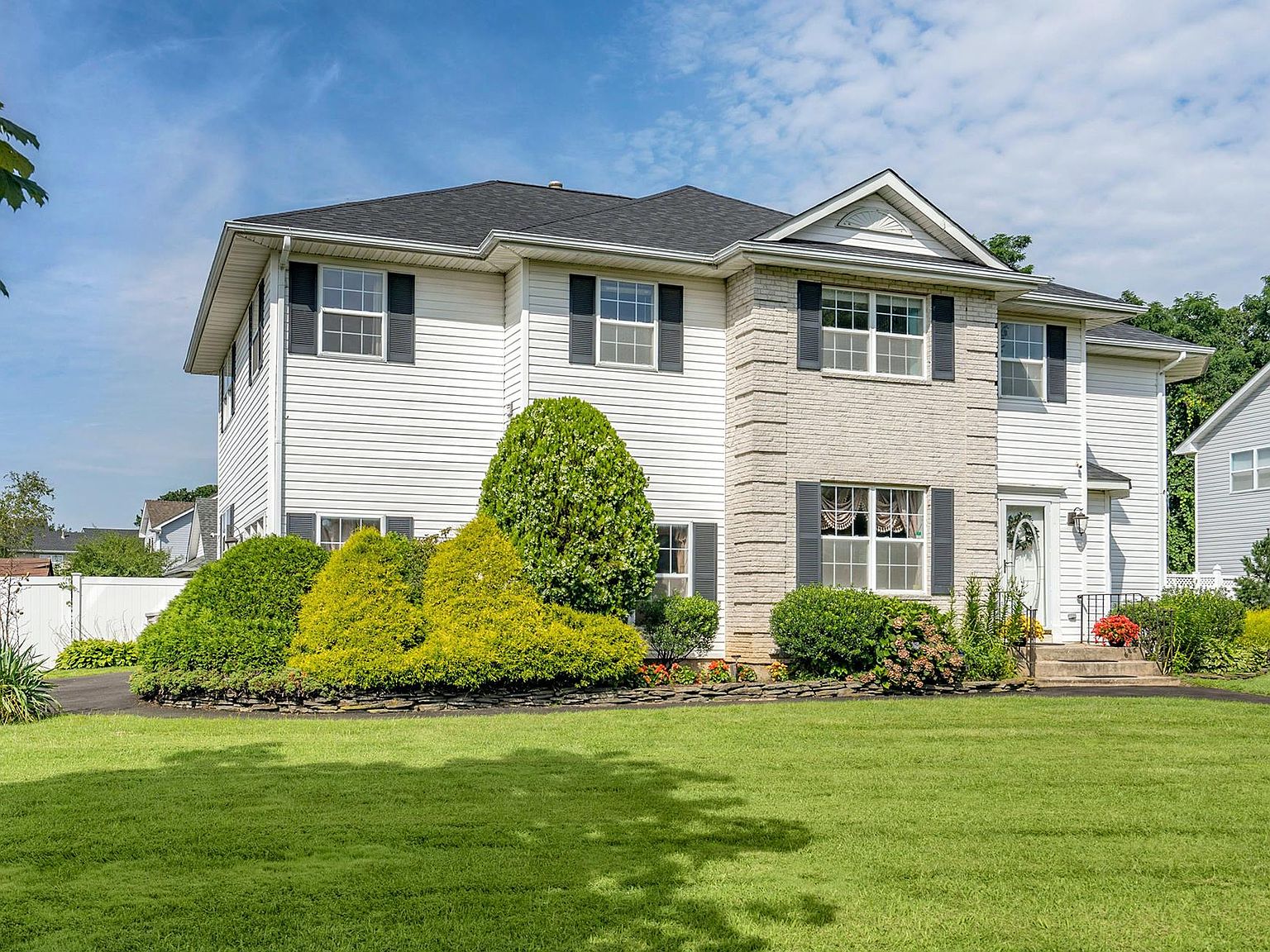 1 Cameron Ct, Commack, NY 11725 | Zillow