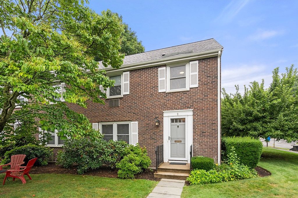 2 Town House Dr UNIT 2, Newtonville, MA 02460 | Zillow