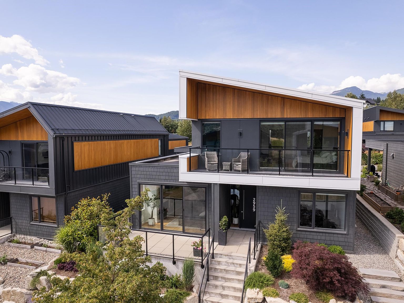 2959 Huckleberry Dr, Squamish, BC V8B 1B2 | MLS #R3037597 | Zillow