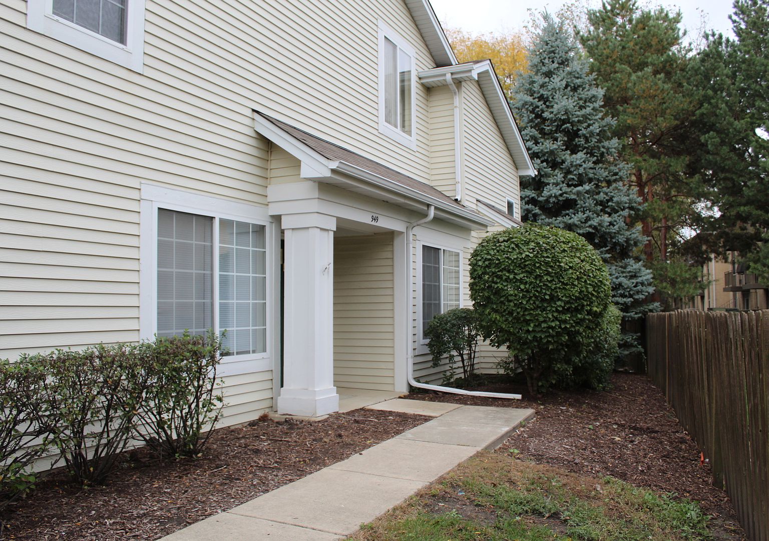 949 Charlela Ln, Elk Grove Village, IL 60007 | Zillow