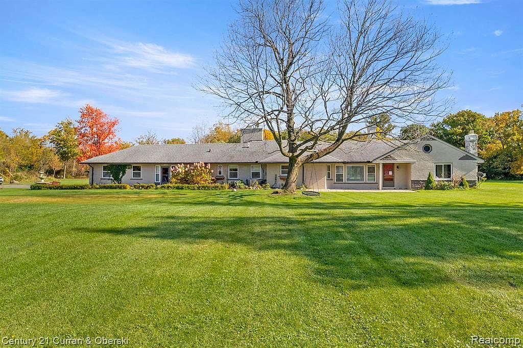 20521 Meridian Rd, Grosse Ile, MI 48138 | MLS #20230088671 | Zillow