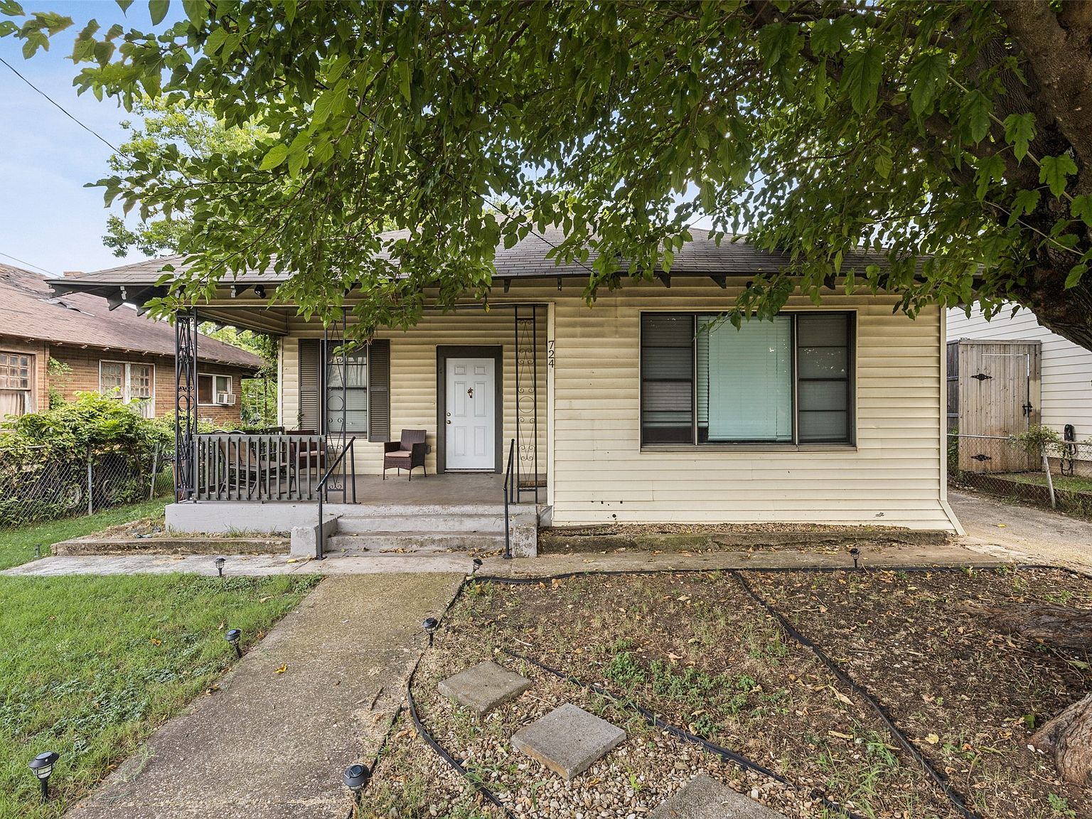 724 W 7th St, Dallas, TX 75208 | MLS #20972198 | Zillow