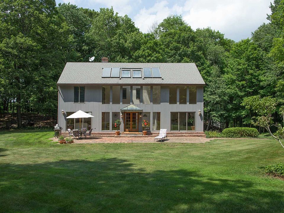 241 Fox Run Rd, Salt Point, NY 12578 | Zillow