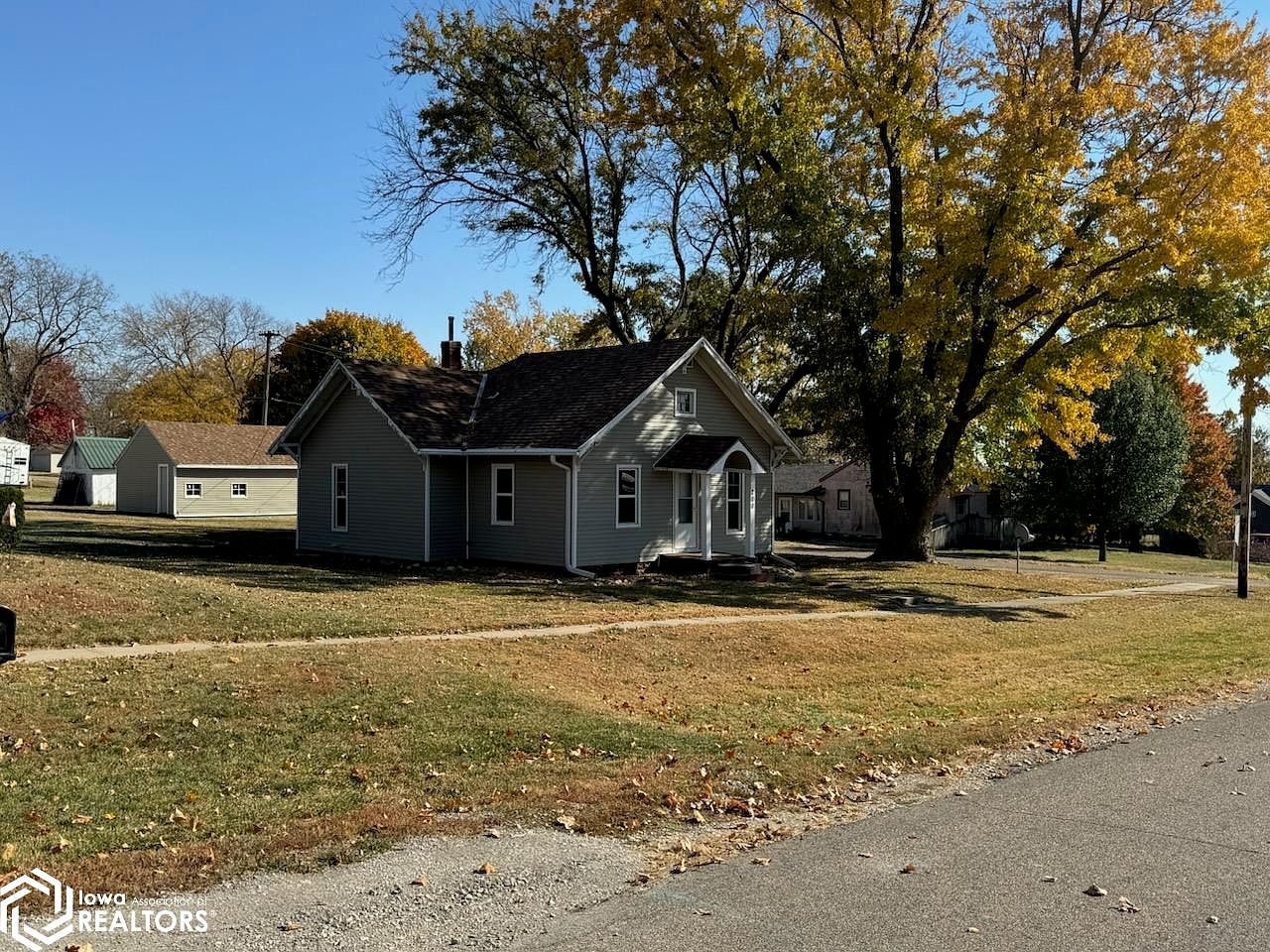200 Main St, Bayard, IA 50029 | Zillow