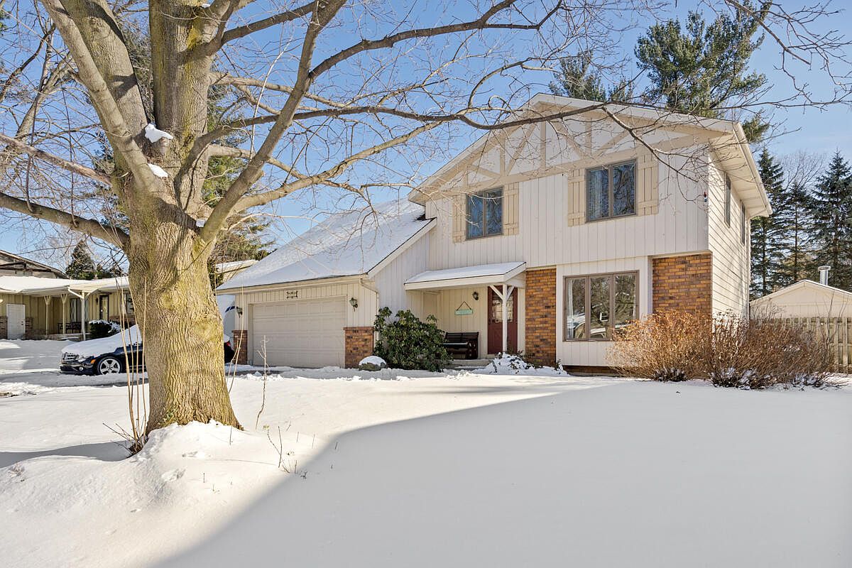 1444 Andrew St SE, Kentwood, MI 49508 | Zillow 1444 Andrew St SE, Kentwood, MI 49508 | Zillow