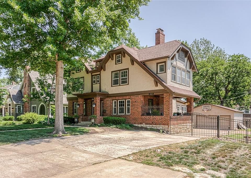 6231 Morningside Dr, Kansas City, MO 64113 | MLS #2439615 | Zillow