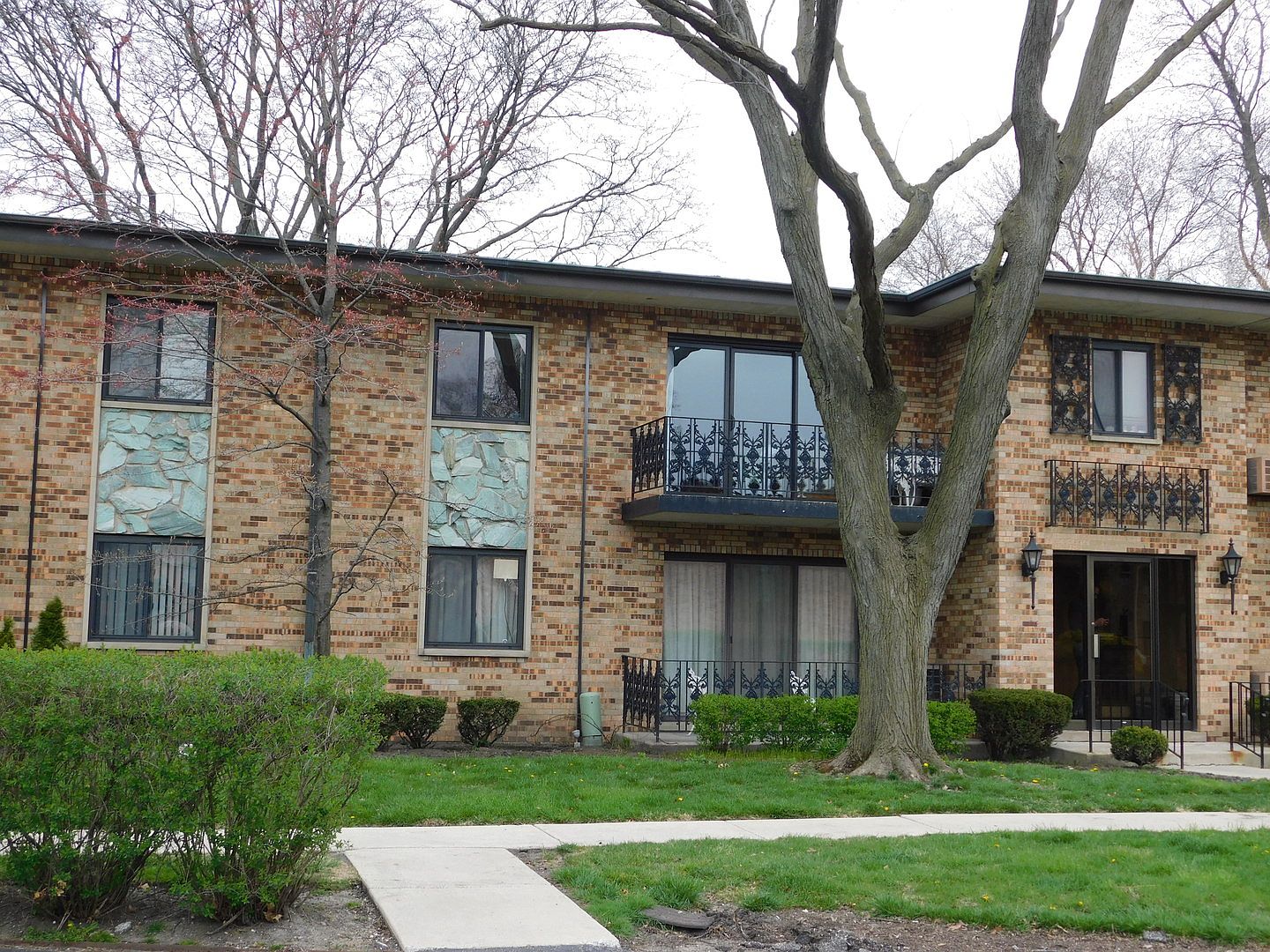 1037 Busse Hwy APT 1B, Park Ridge, IL 60068 | Zillow