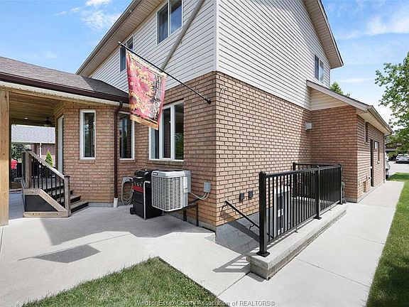 225 Golfview Dr, Amherstburg, ON N9V 4C1 | MLS #25016334 | Zillow