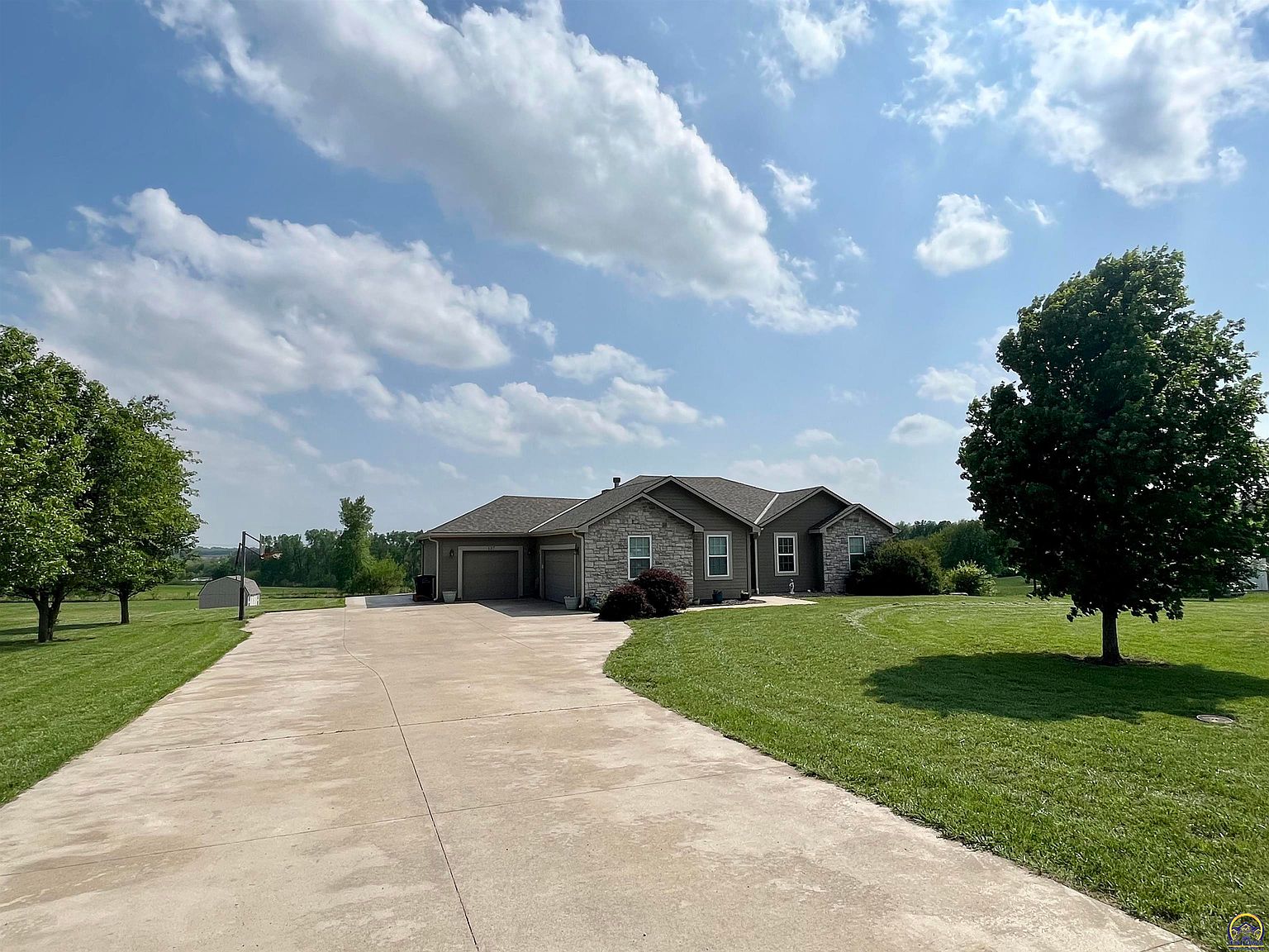 137 E 123rd St, Carbondale, KS 66414 | Zillow