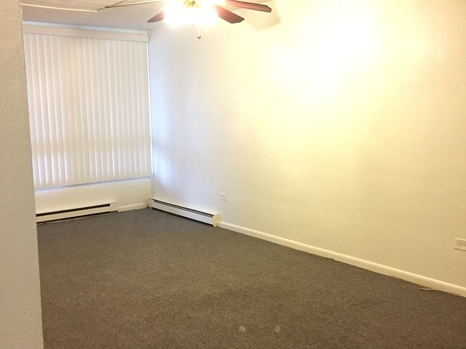 Sherman South-2416 - 3 - 2416 Sherman Ave North Chicago IL | Zillow