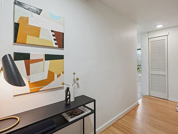 255 SW Harrison St APT 5F, Portland, OR 97201 | MLS #23180880 | Zillow