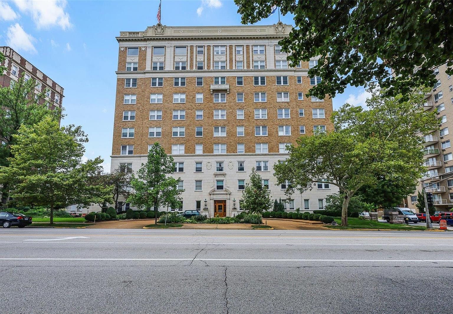709 S Skinker Blvd APT 801, Saint Louis, MO 63105 | Zillow