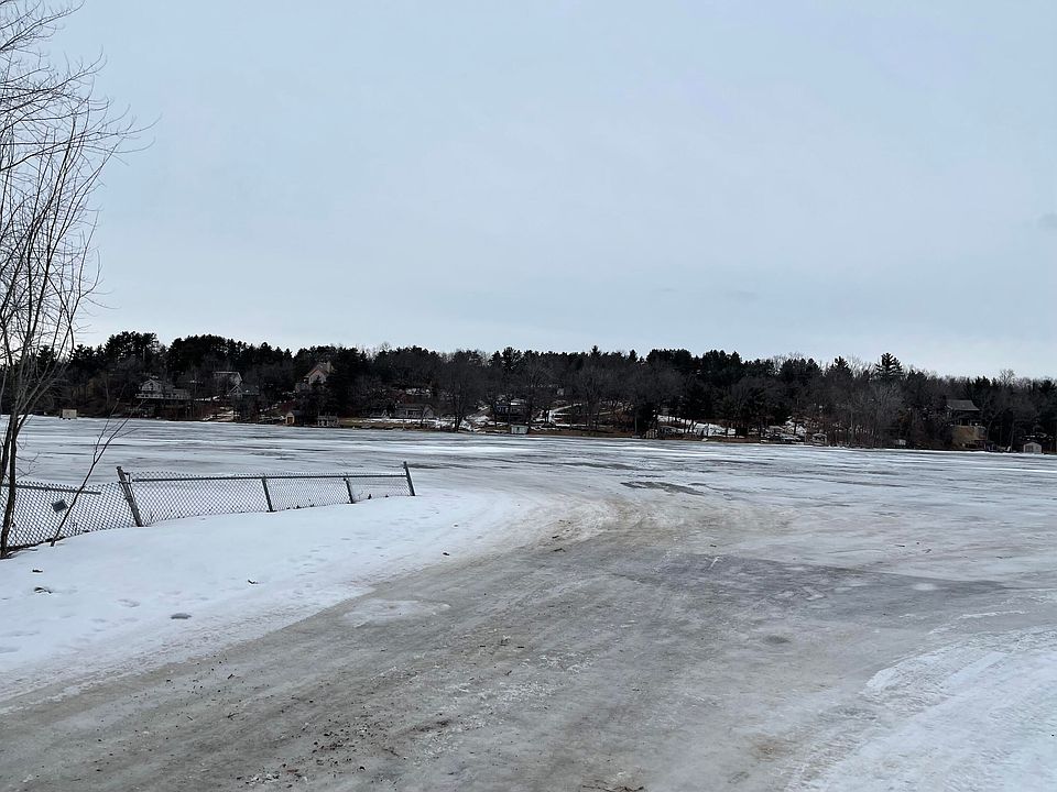 30 Long Lake Woodlands, Saxeville, WI 54976 | Zillow