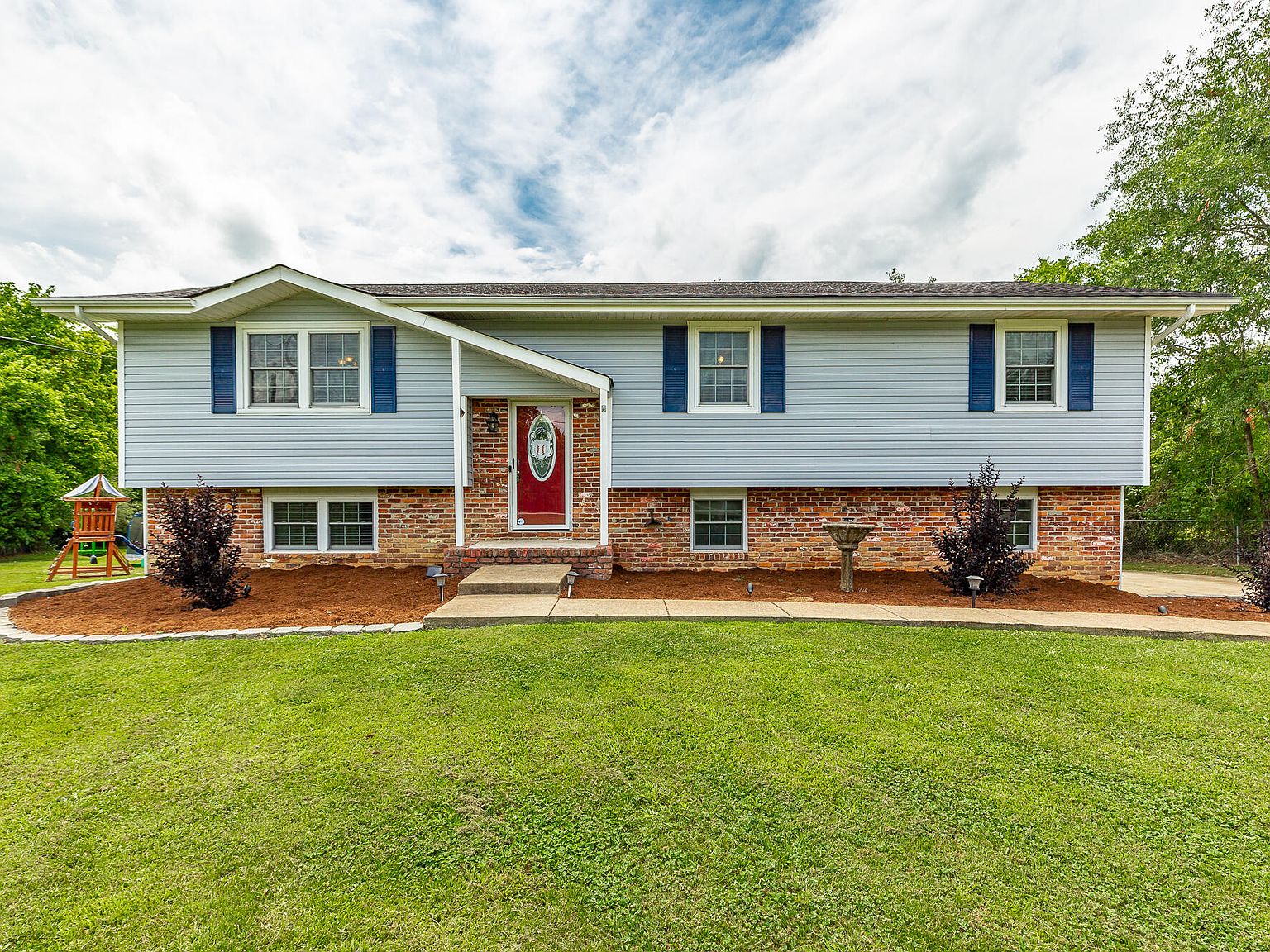 621 Lofton Ln, Chickamauga, GA 30707 | Zillow