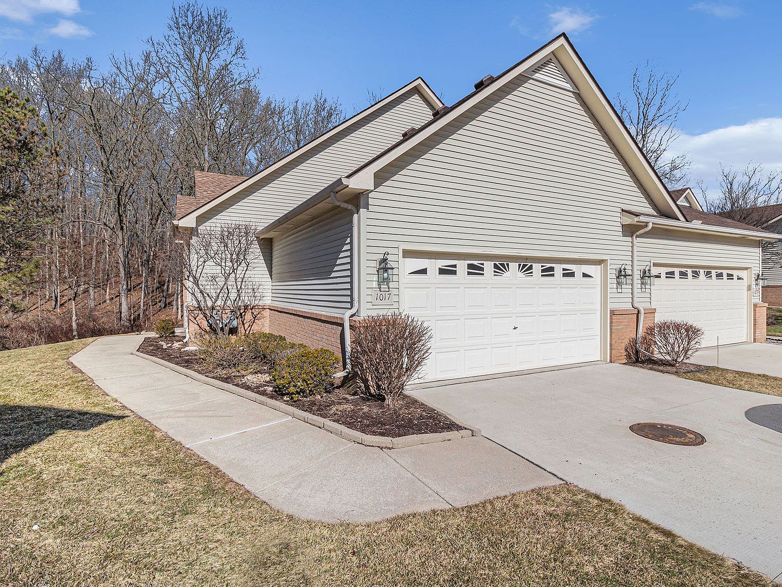1017 Bird Song Ln, Milford, MI 48381 | Zillow