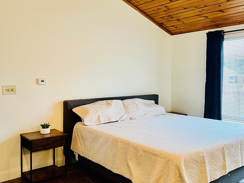 55 Cleveland St #1, West Warwick, RI 02893 | Zillow