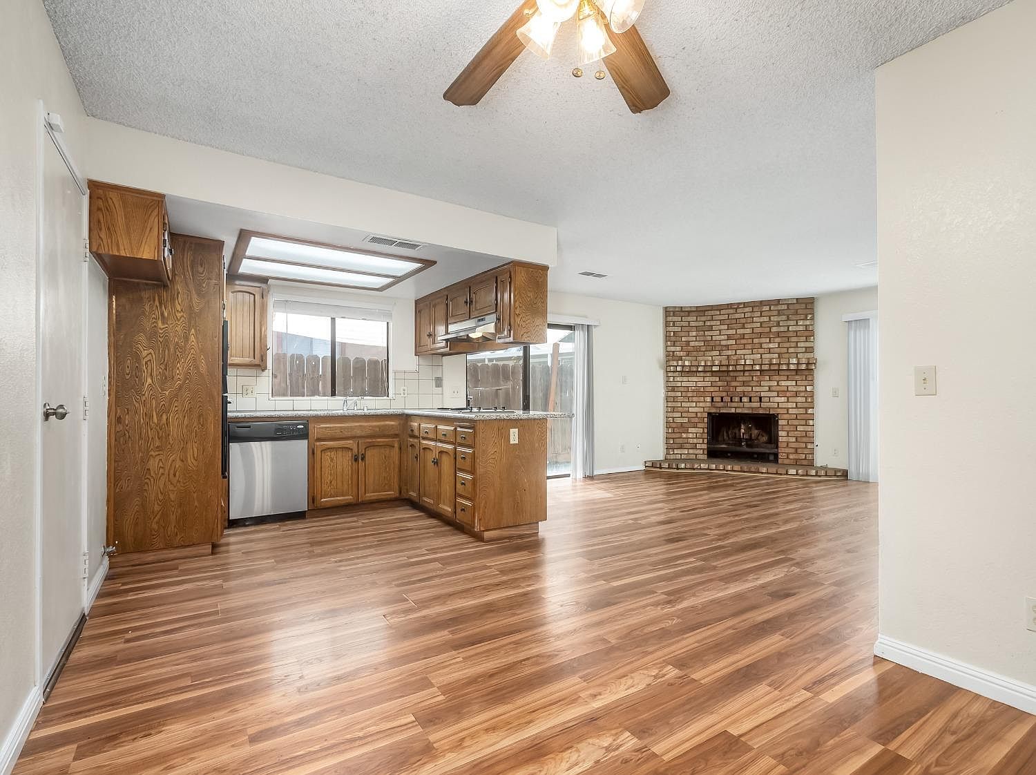 7568 N Angus St APT 103, Fresno, CA 93720 | Zillow