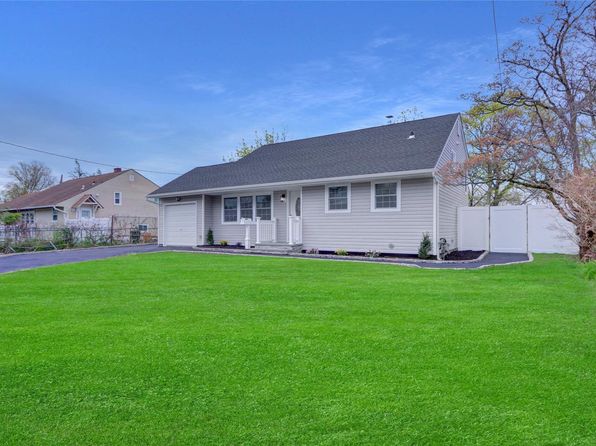 11706 Real Estate - 11706 Homes For Sale | Zillow