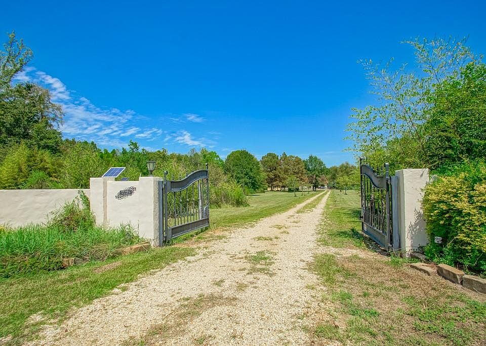 11263 Ronald Reagan Hwy, Covington, LA 70435 | MLS #2411908 | Zillow