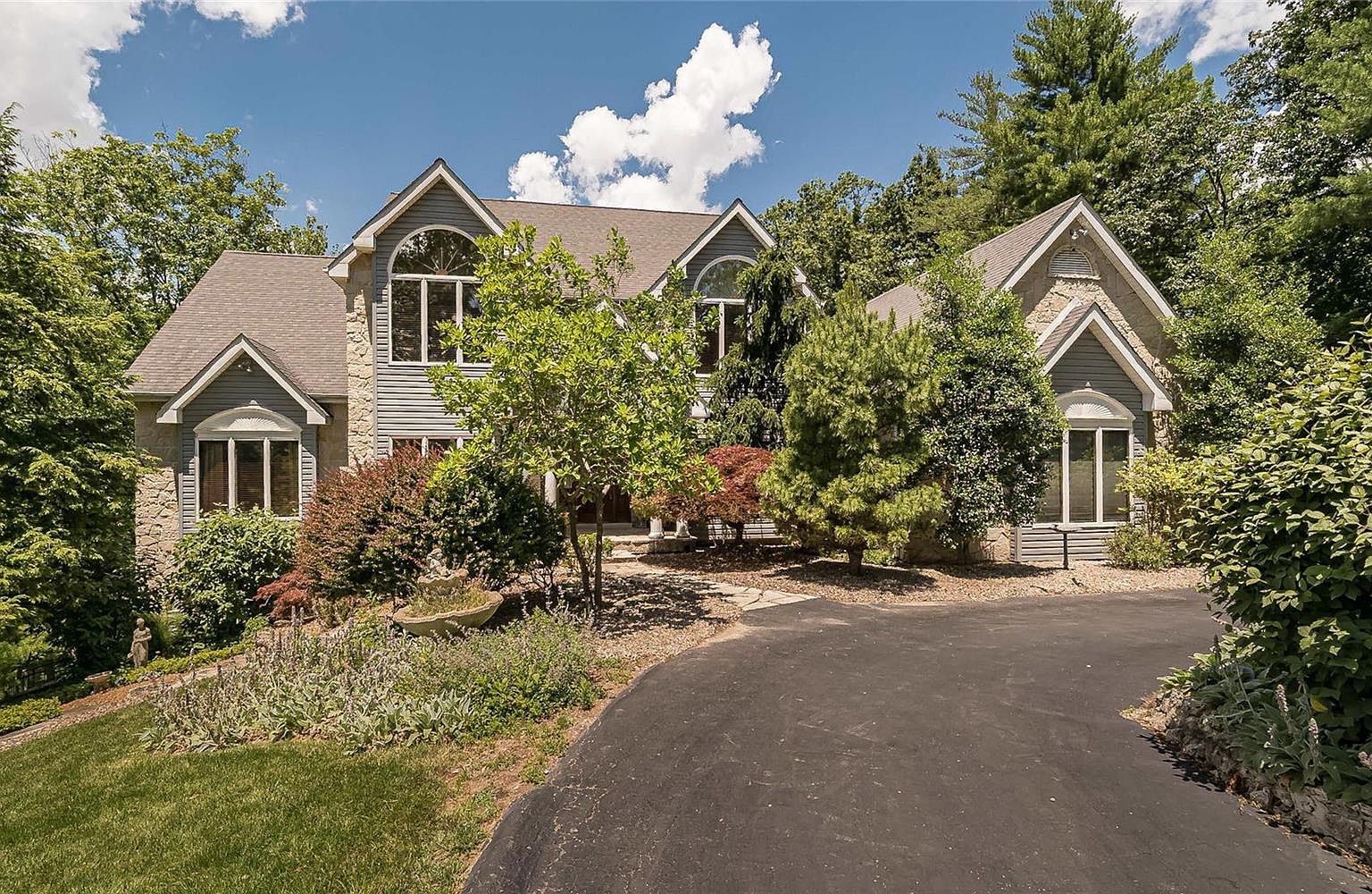 16499 Horseshoe Ridge Rd, Chesterfield, MO 63005 | Zillow