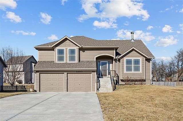 22013 S Falcon Ridge Dr, Spring Hill, KS 66083 | Zillow