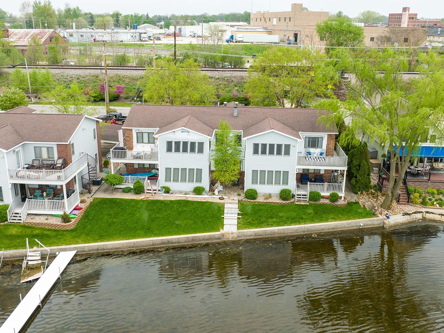 2404 Winona Ave APT 3, Winona Lake, IN 46590 | Zillow