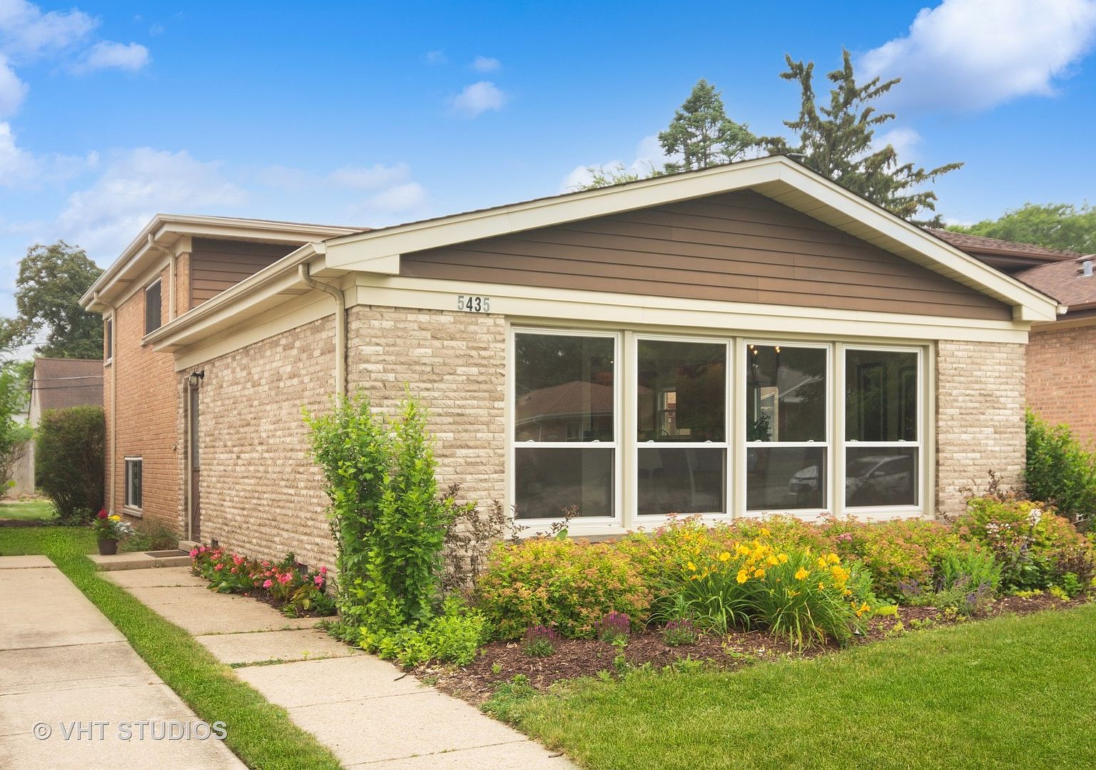 5435 Main St, Morton Grove, IL 60053 | MLS #11867571 | Zillow