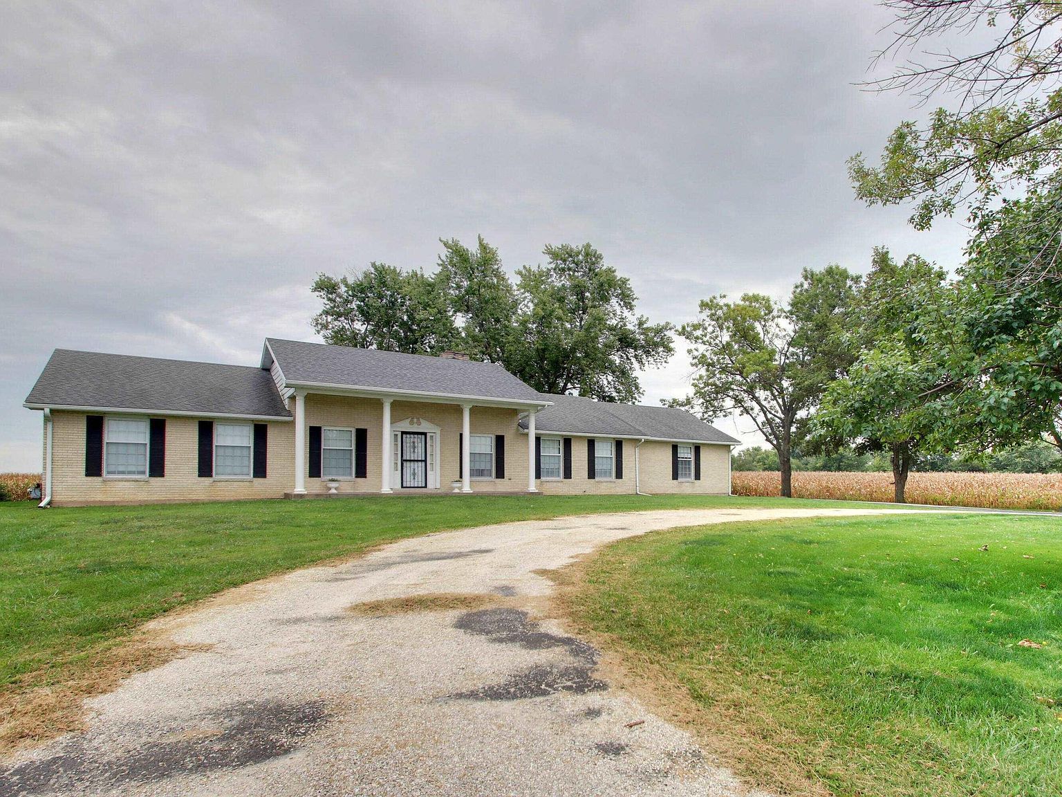 402 North Ave, Plainville, IL 62365 | Zillow