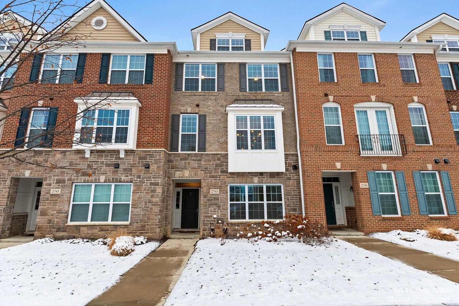 2743 S Spurway Dr, Ann Arbor, MI 48105 | Zillow