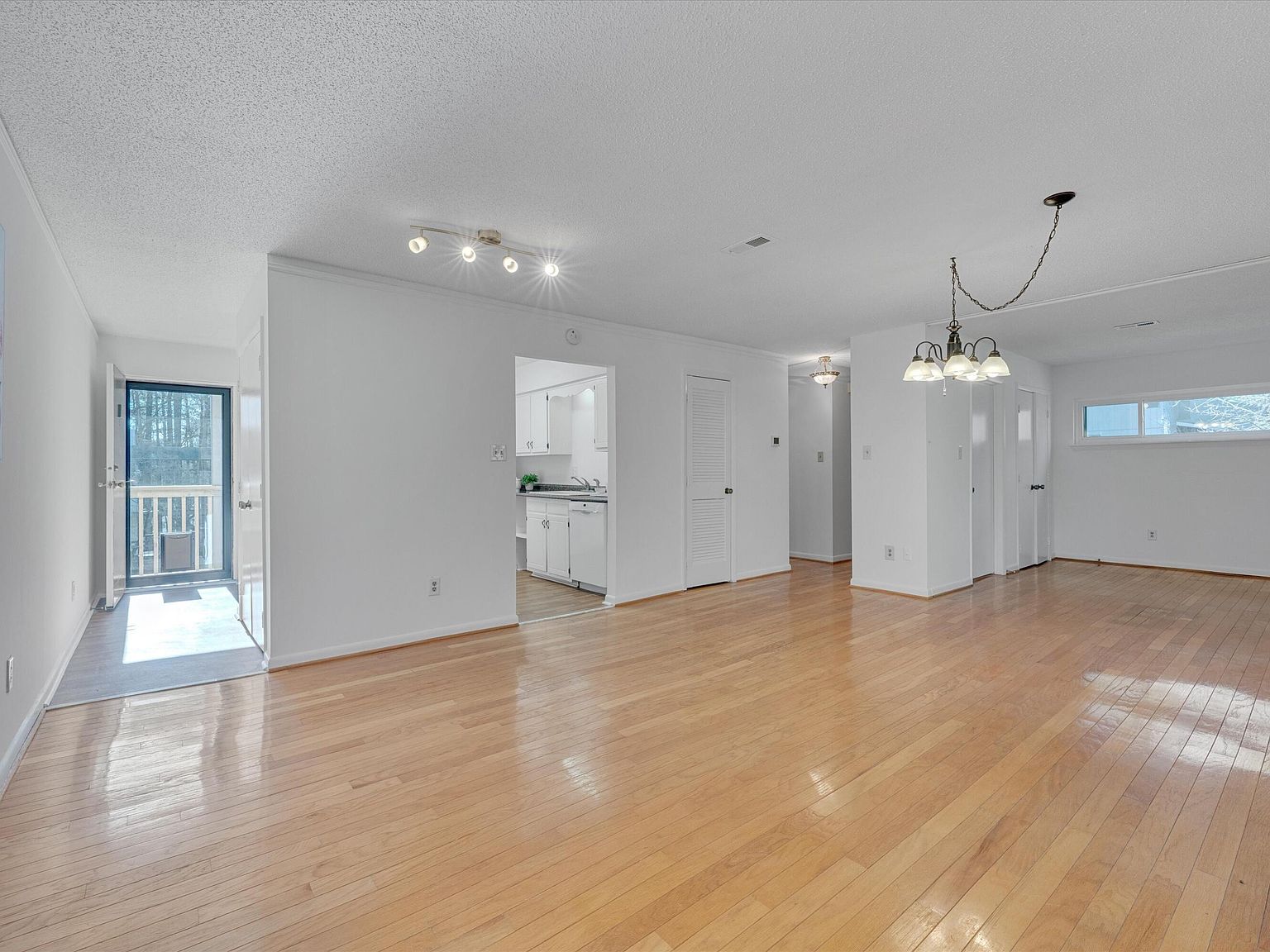 617 Pine Ridge Pl, Raleigh, NC 27609 | Zillow