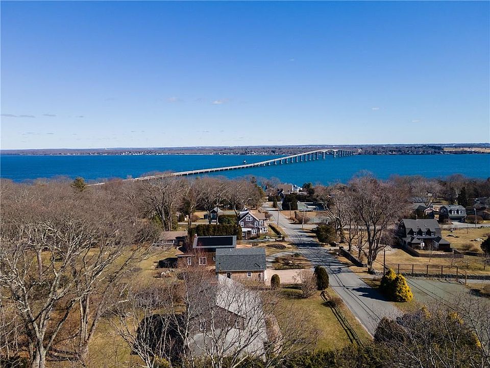 76 Plum Beach Rd Saunderstown RI | Zillow