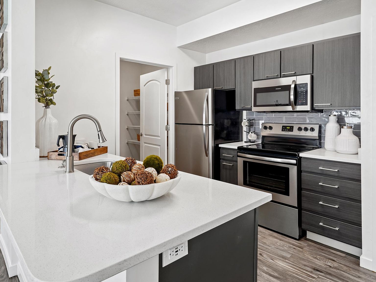 6447 W Wilshire Park Ave # 2X2-1033, West Jordan, UT 84081 | Zillow