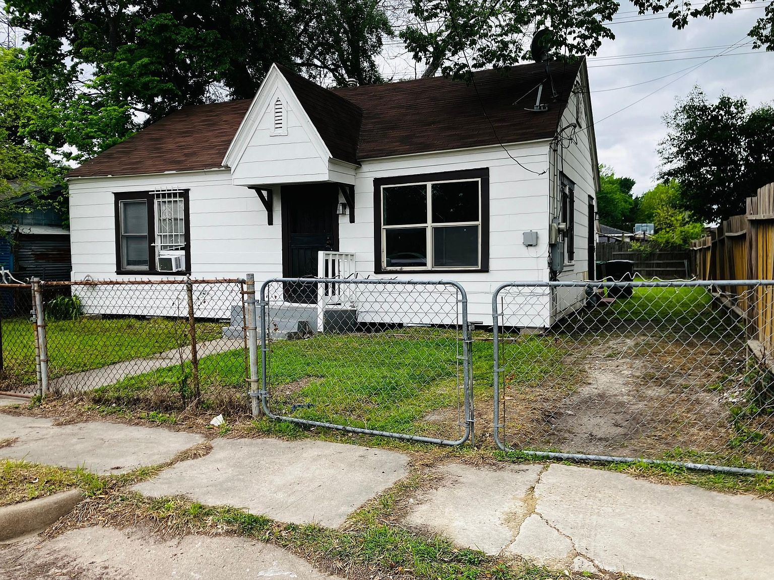 2805 Elysian St, Houston, TX 77009 | MLS #19210742 | Zillow