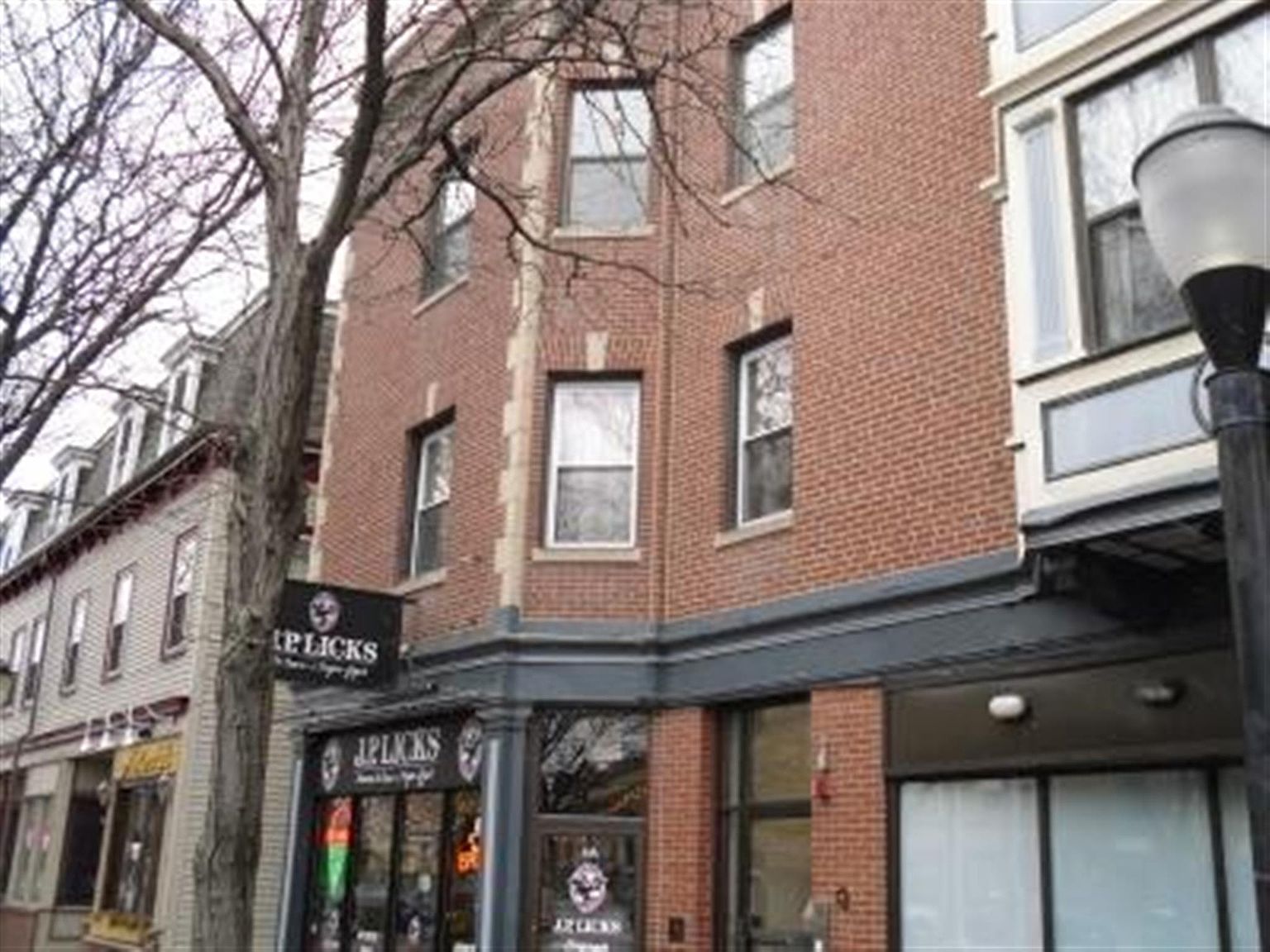 35 Davis Sq APT 4, Somerville, MA 02144 | Zillow