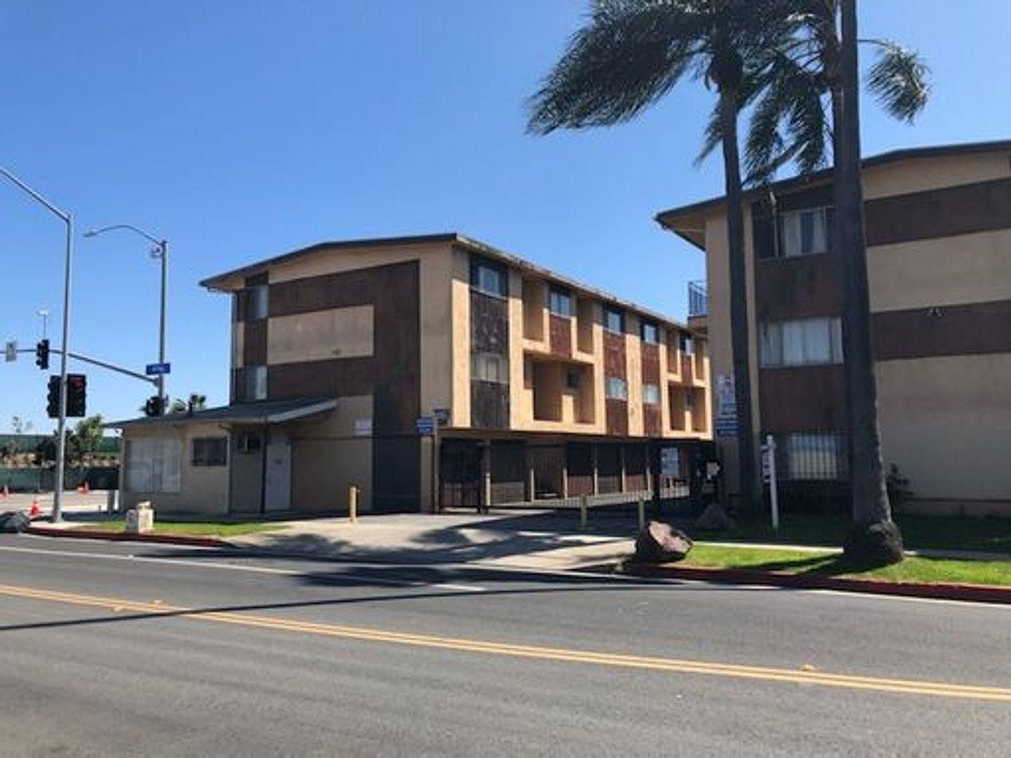 652 E 97th St #B, Inglewood, CA 90301 | Zillow