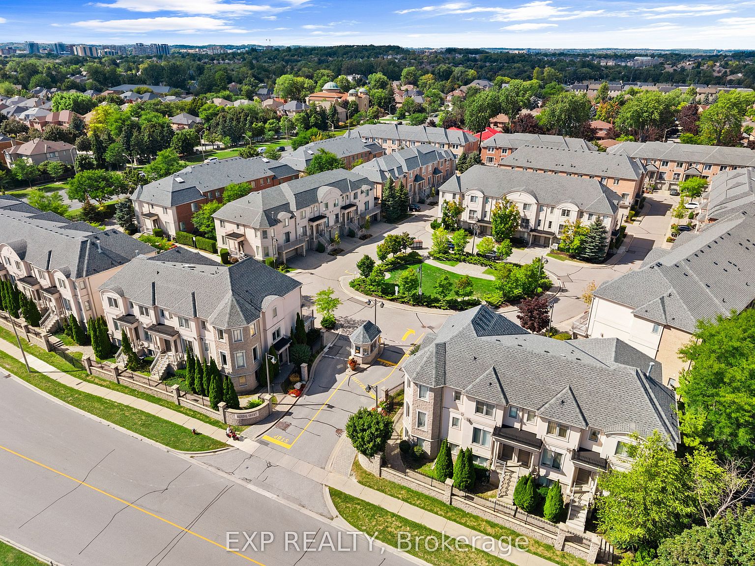 9133 Bayview Ave #90, Richmond Hill, ON L4B 4V7 | MLS #N12376200 | Zillow