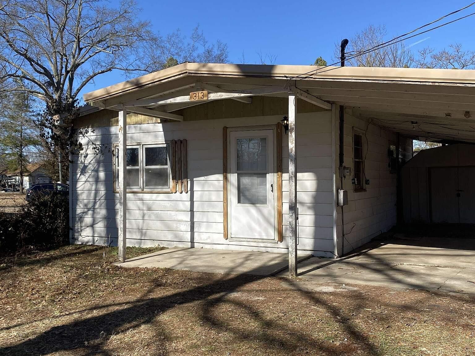 313 E Webster St, Herrin, IL 62948 | Zillow