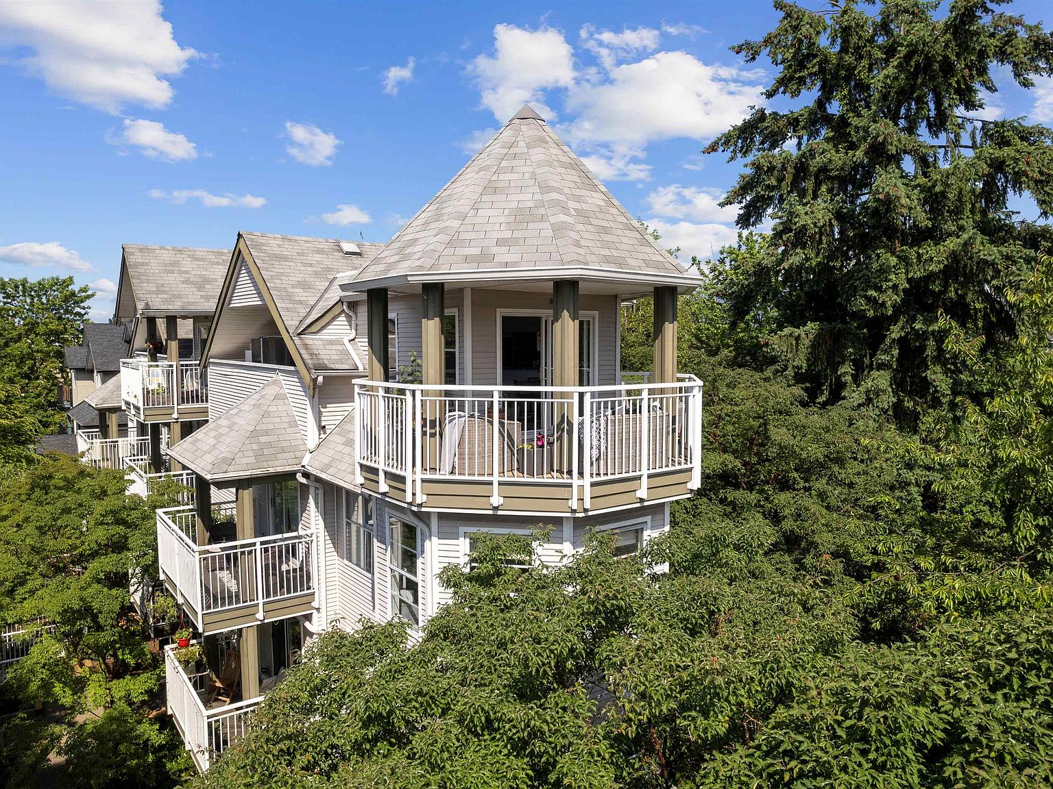 1883 E 10th Ave #403, Vancouver, BC V5N 1X8 | MLS #R3011526 | Zillow