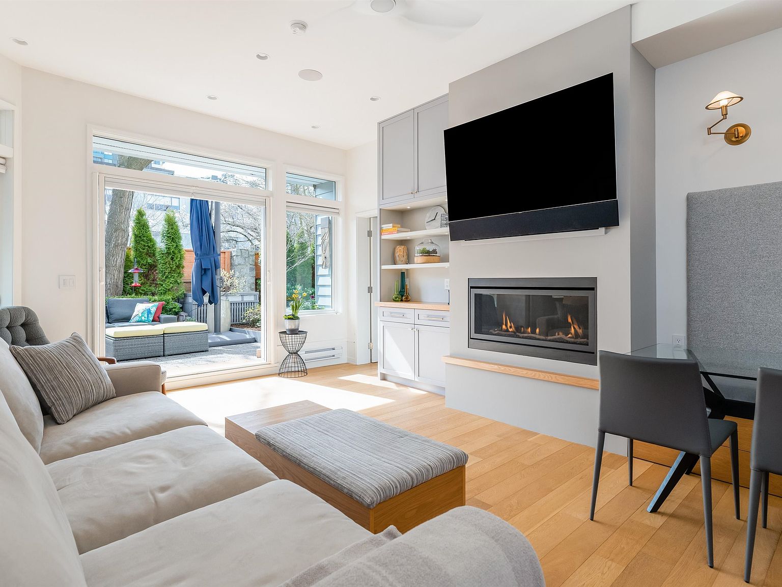 1535 Vine St #3, Vancouver, BC V6K 3J1 | Zillow