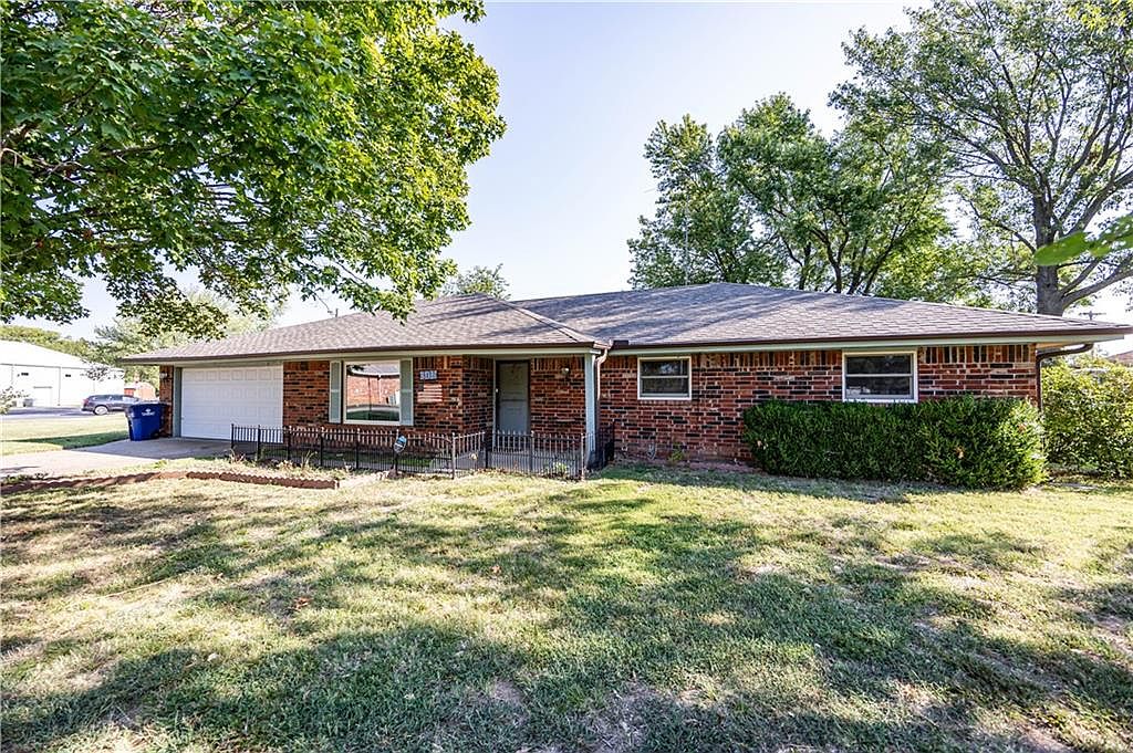 306 S Market St, Tyro, KS 67364 | Zillow