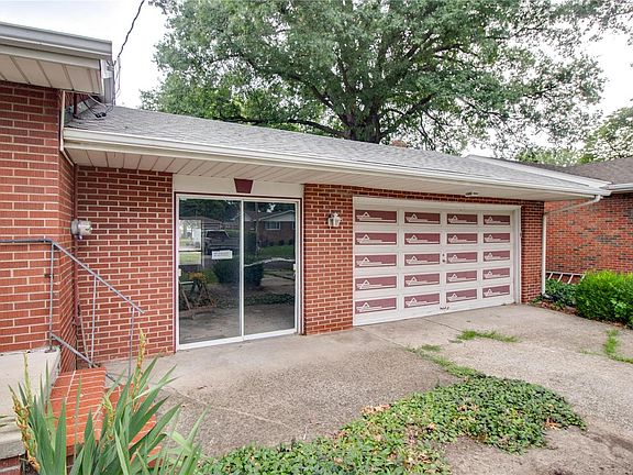 205 W 5th St, Hartford, IL 62048 | Zillow