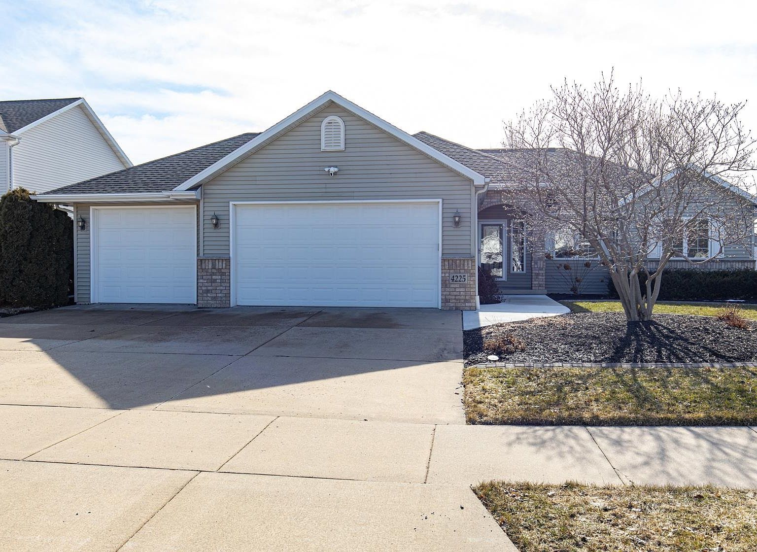 4225 E Glory Ln, Appleton, WI 54913 | Zillow