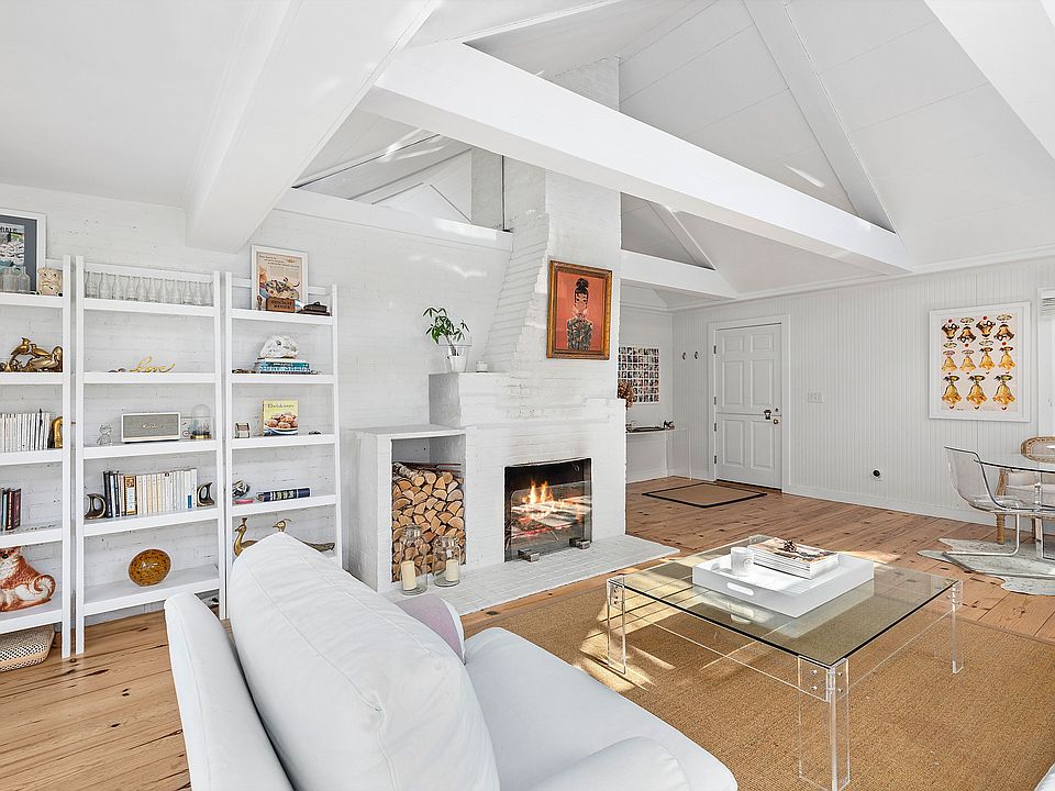 17 Barns Ln, East Hampton, NY 11937 | Zillow