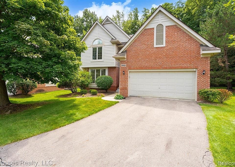 30638 Maplewood Cir, Farmington, MI 48331 | Zillow