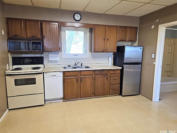 107 Railway AVENUE, Macrorie, SK S0L 2E0 | MLS #SK005519 | Zillow