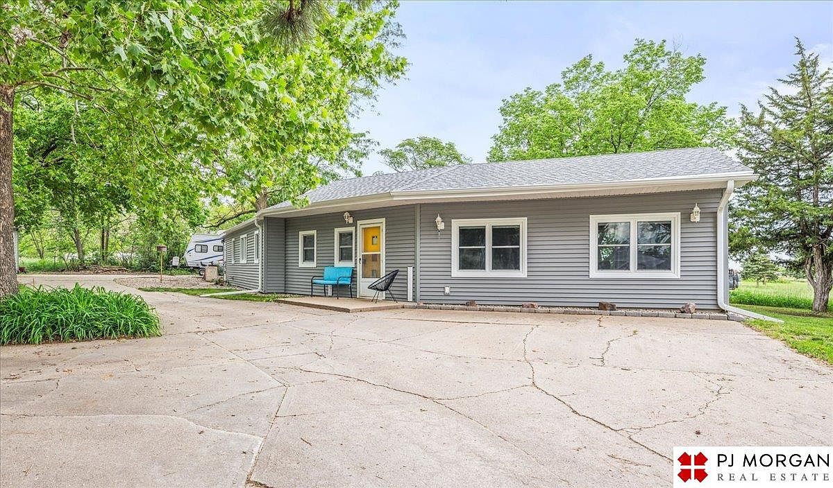909 W Stockwell St, Lincoln, NE 68522 | Zillow
