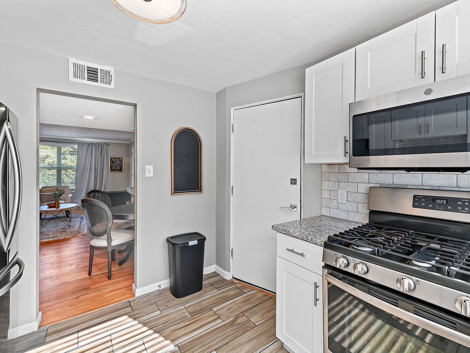 10132 Manchester Rd APT D, Saint Louis, MO 63122 | Zillow