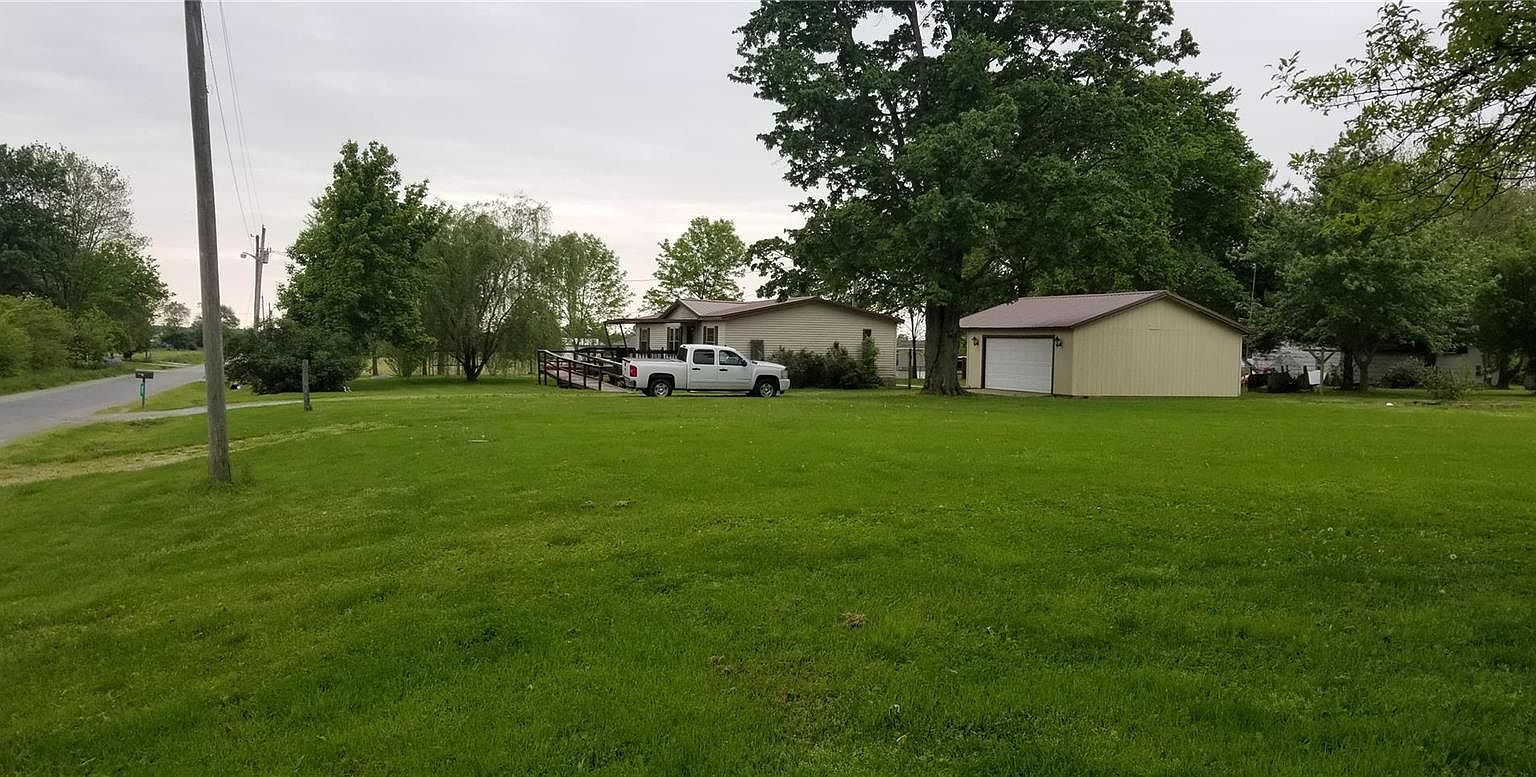 327 E Mechanic St, Geff, IL 62842 | Zillow