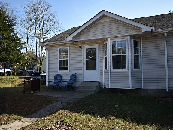 722 Needmore Rd APT 1, Clarksville, TN 37040 | Zillow